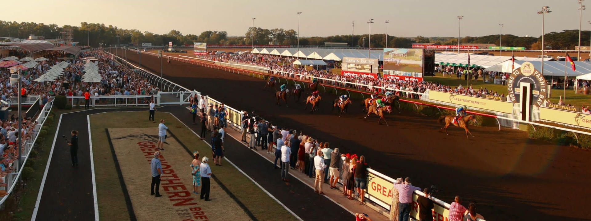 Dynamic duo score hat-trick » Darwin Turf Club